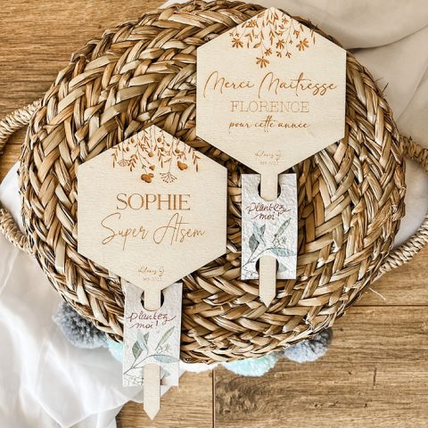 Panneau à planter Super Atsem Maîtresse Maître Nounou bois